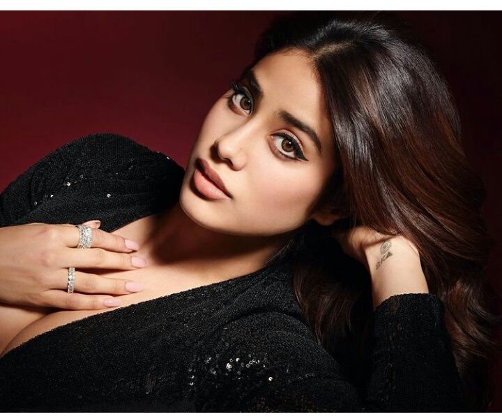 Janhvi Kapoor with her subtle cleavage | Scrolller