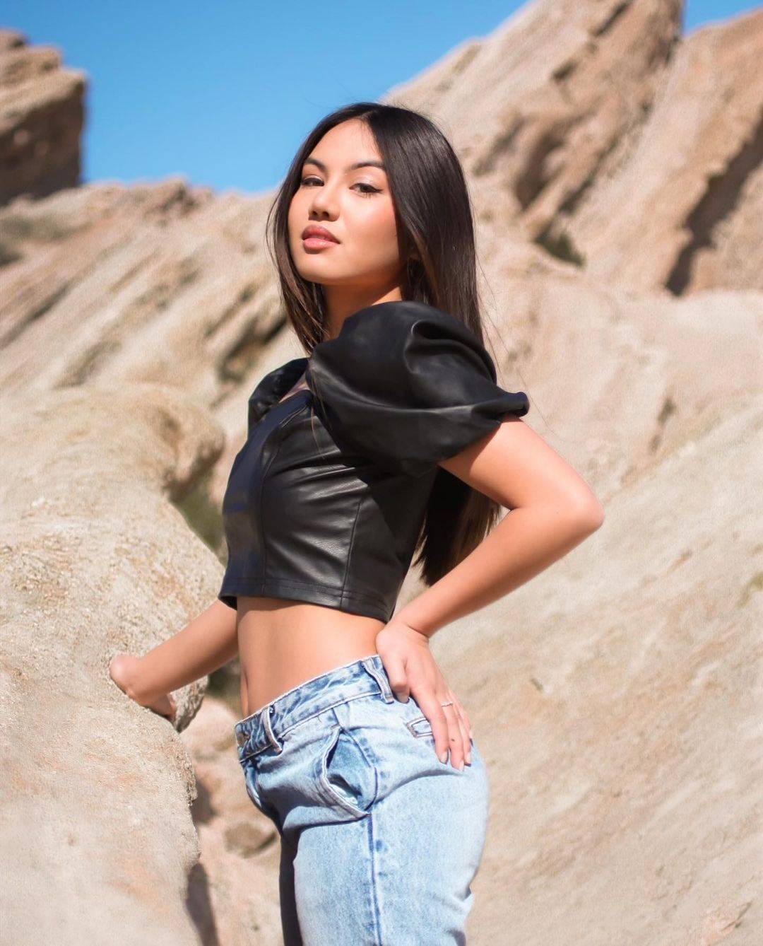 Jayka Noelle | Scrolller