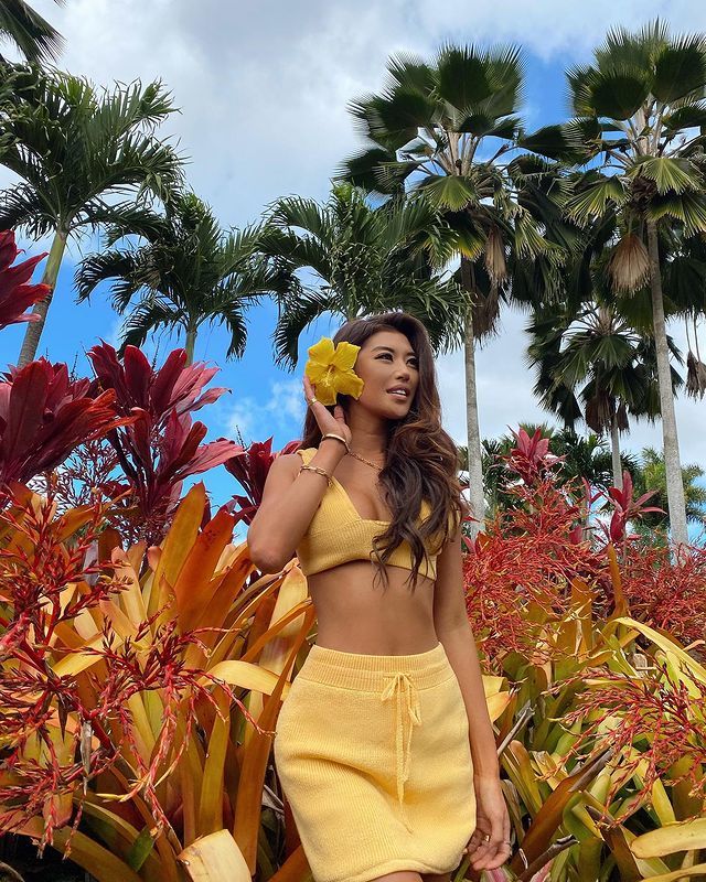 Jenn Lee (IG:@jennleezy) | Scrolller