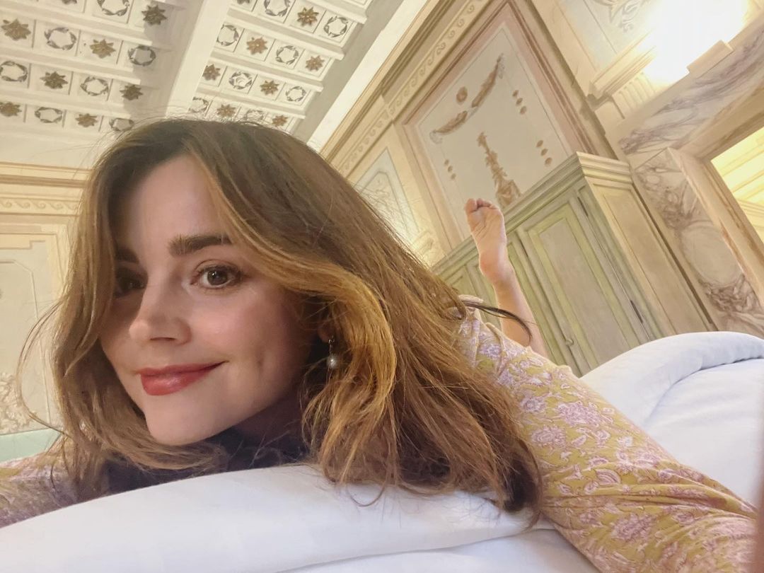 Jenna Coleman is sprawled over the bed, ready for a messy facial ...