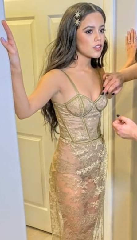 Jenna Ortega | Scrolller