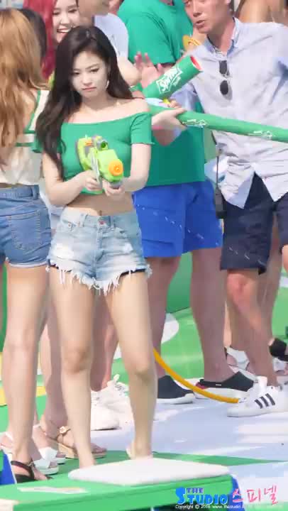 Jennie Sprite Water fight clip. | Scrolller