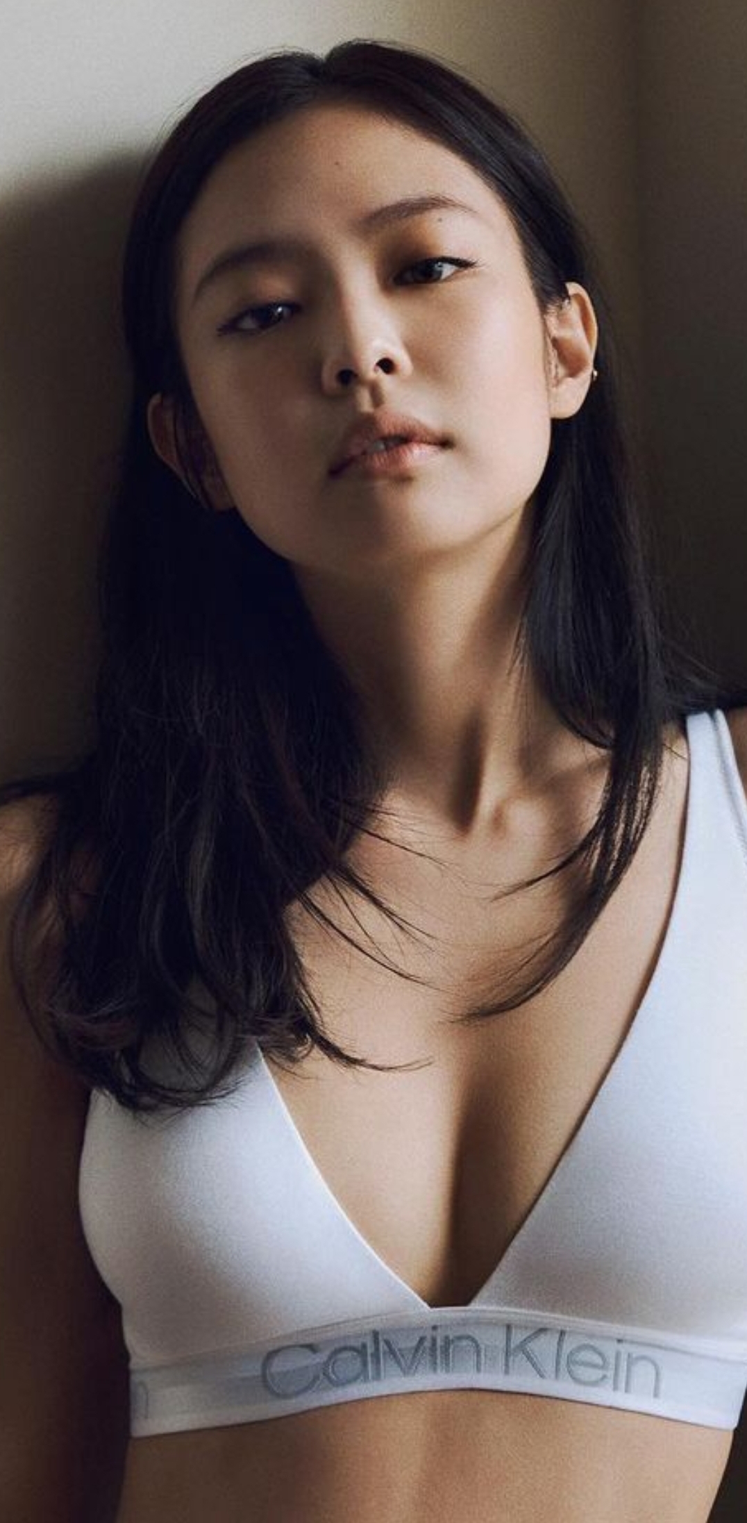 Jennie - white bra, Calvin Klein | Scrolller