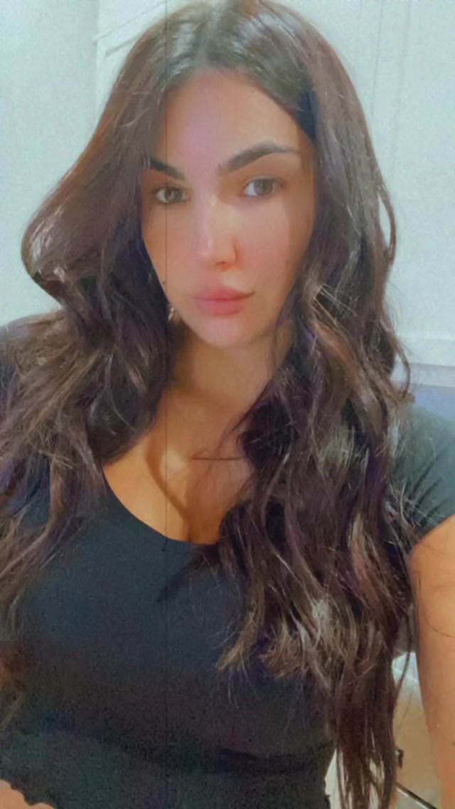 Jessica McKay | Scrolller