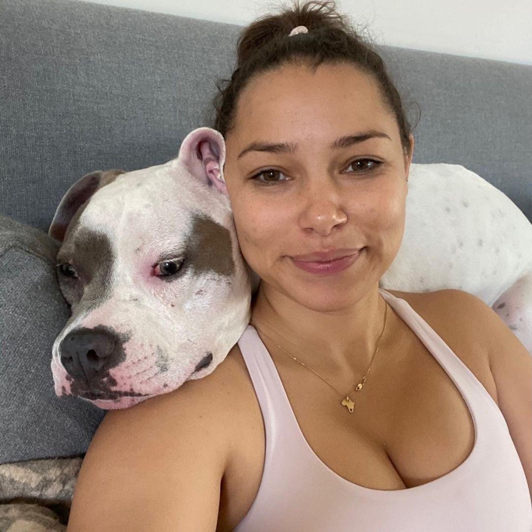 Jessica Parker Kennedy and her glorious cleavage. | Scrolller