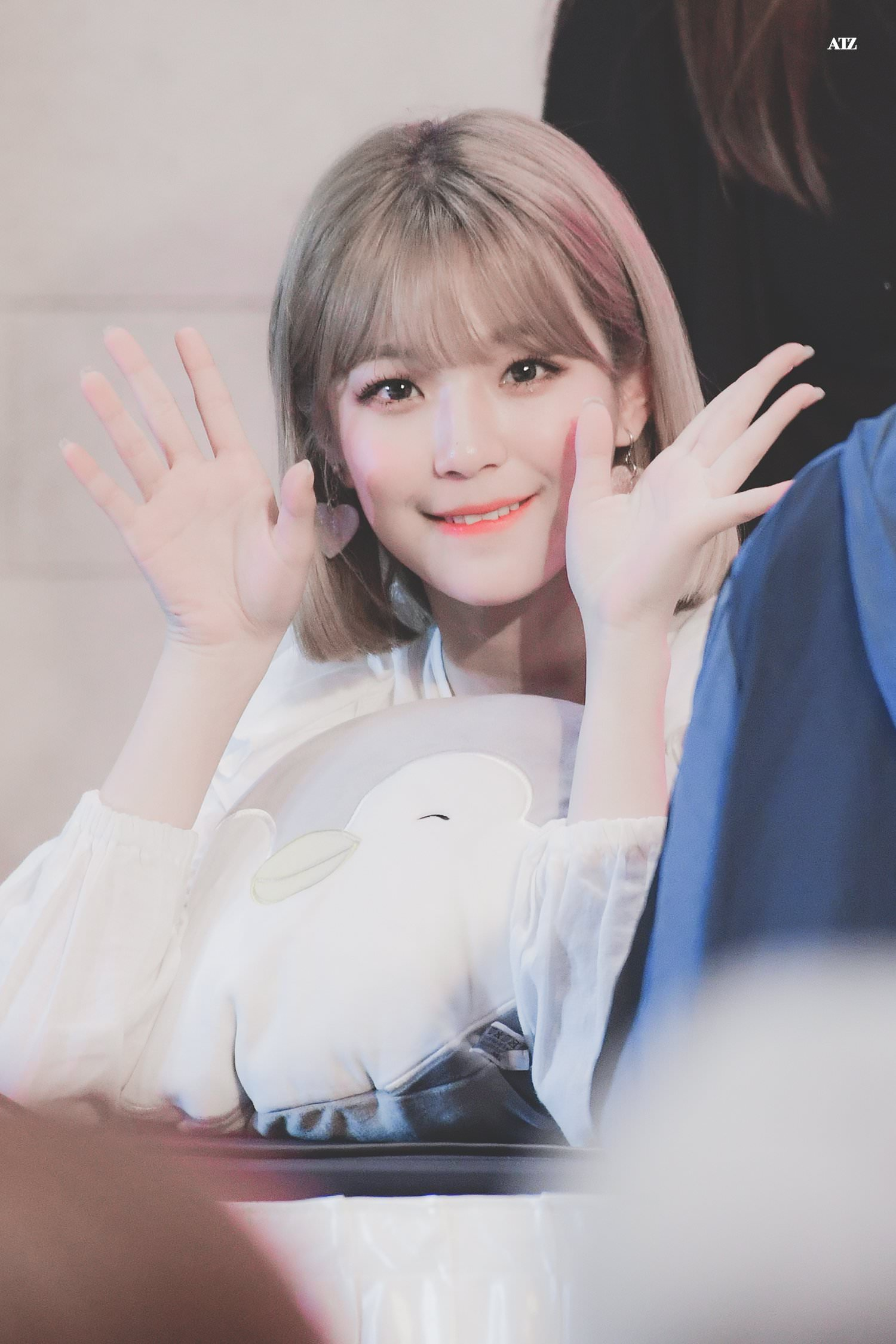 Jiheon waves | Scrolller