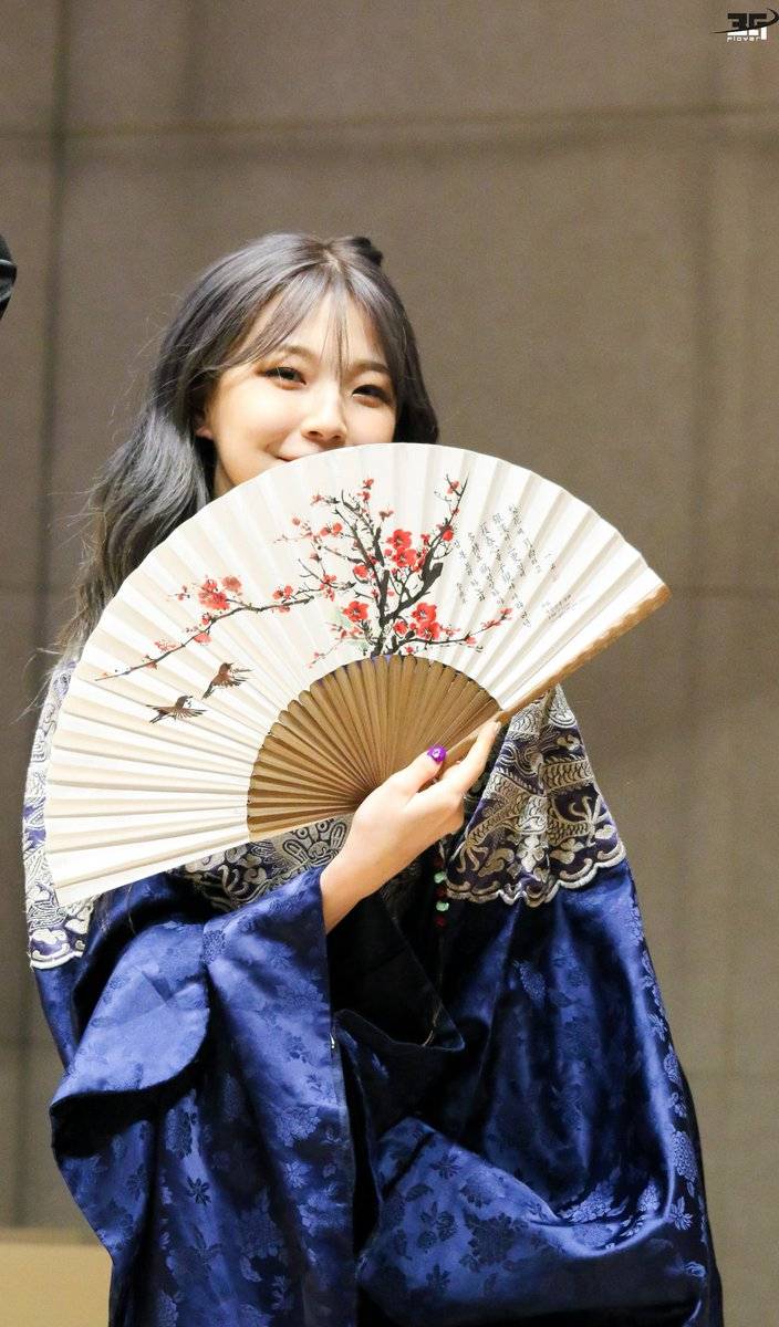 Jiheon's biggest fan | Scrolller