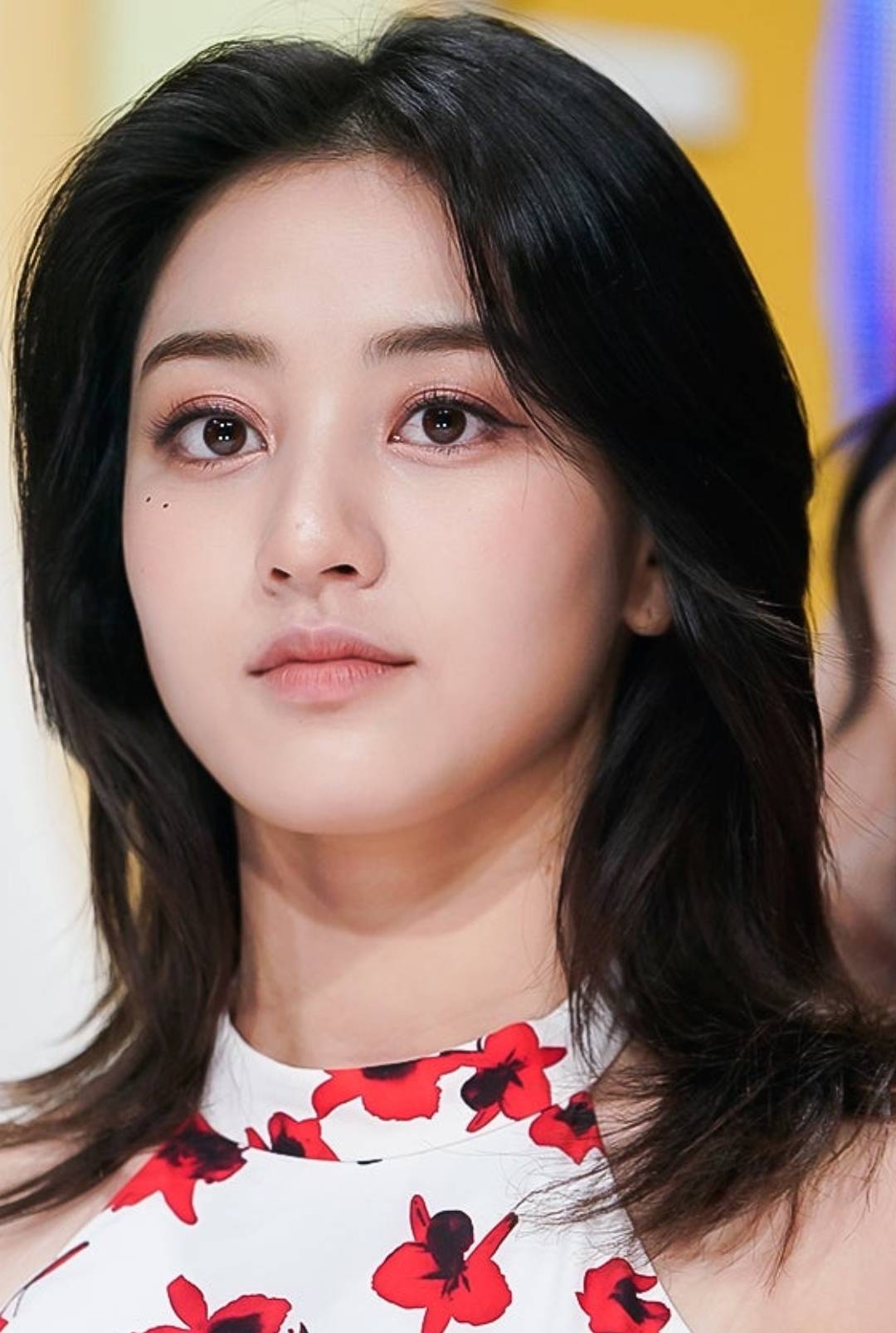 Jihyo - close up, white top, red flowers | Scrolller