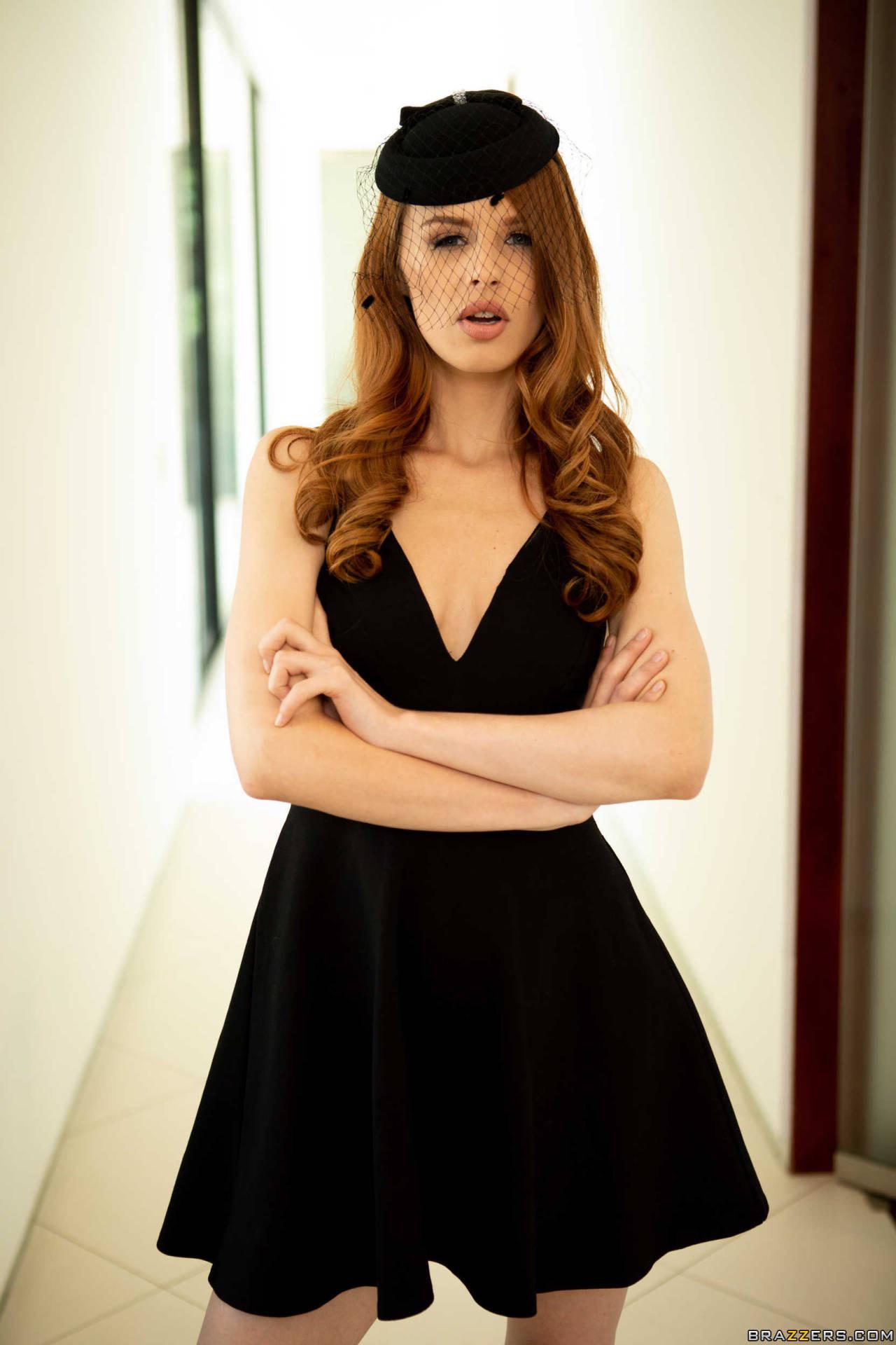 Jillian Janson | Scrolller