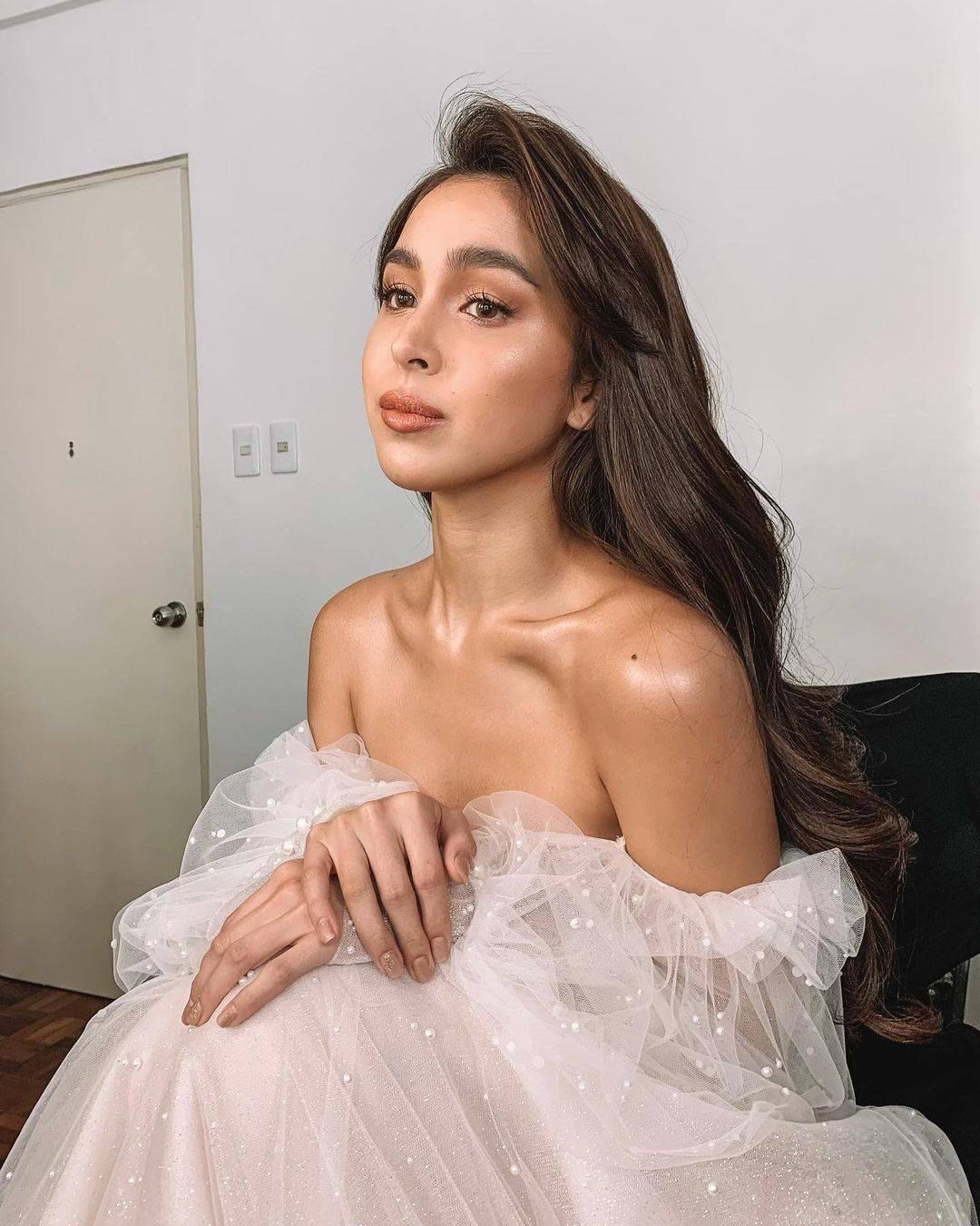 Julia Barretto | Scrolller