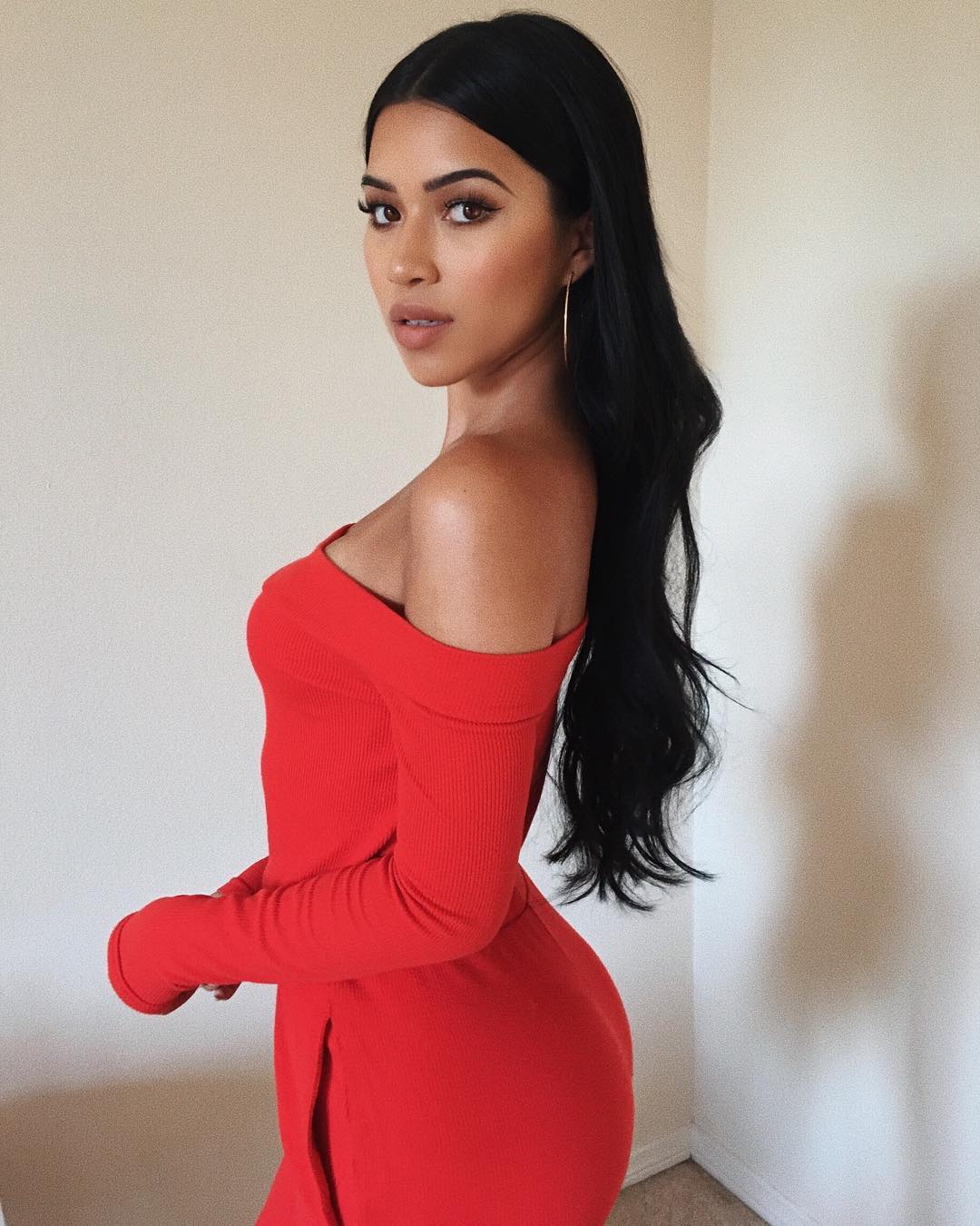 Julia Kelly [irtr] | Scrolller