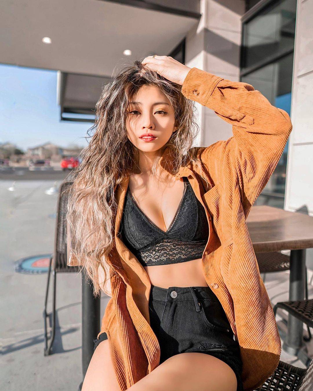 Julia Ling (irtr) | Scrolller