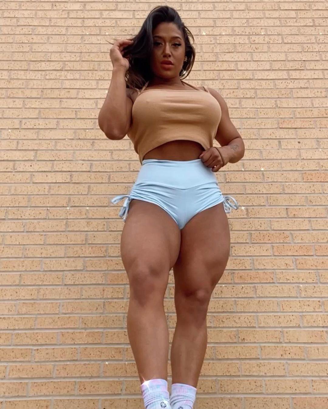 Julia Rene | Scrolller