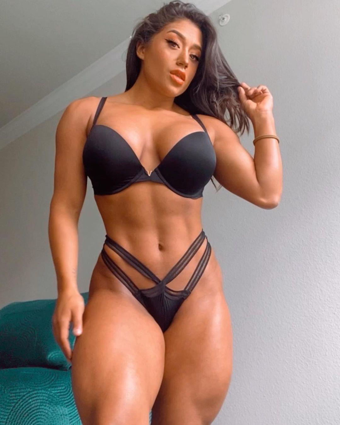 Julia Rene | Scrolller