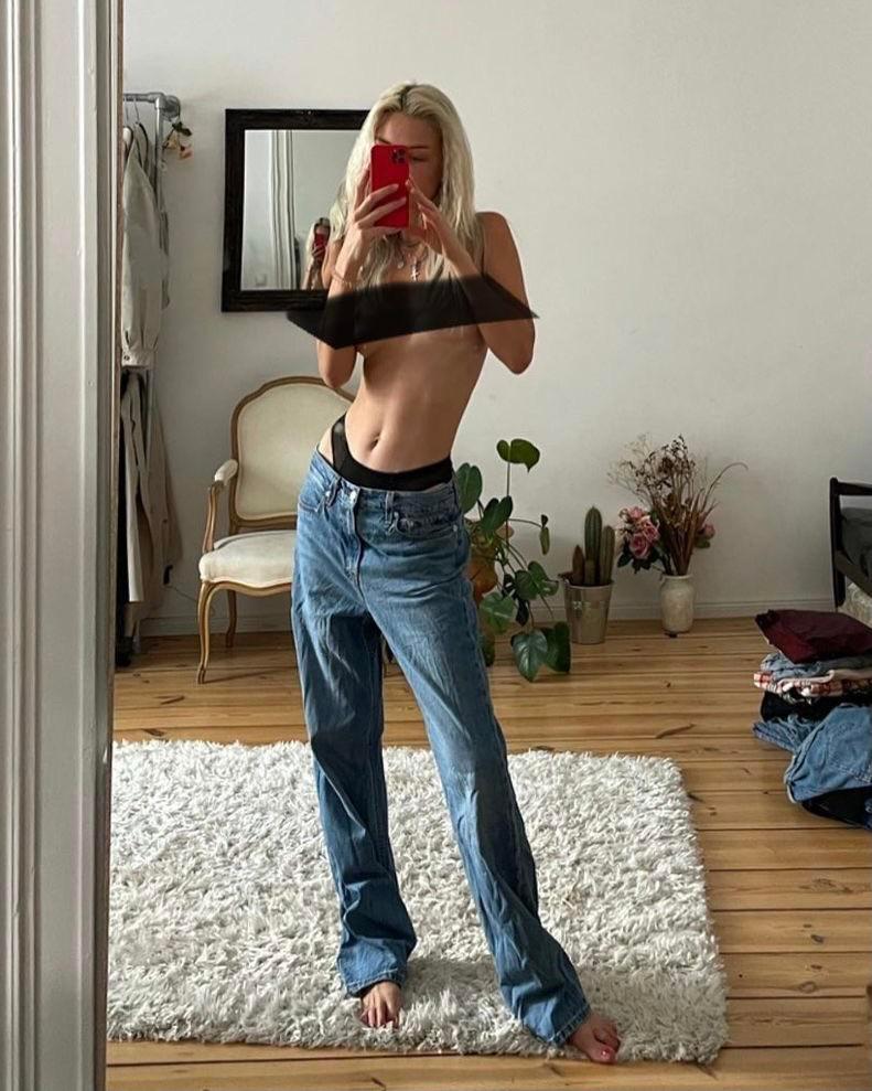 Julia Wulf | Scrolller