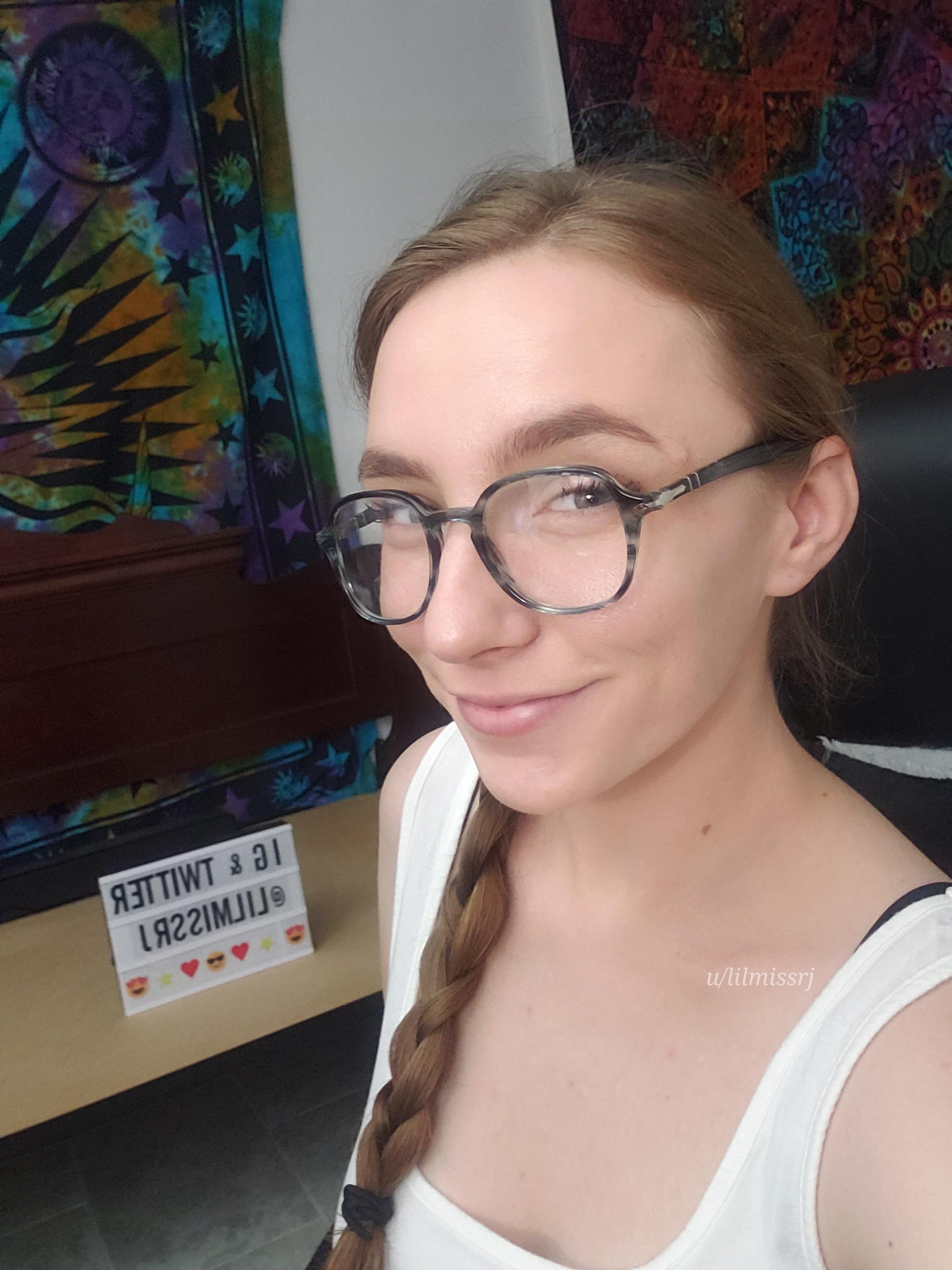 Just A Random Selfie Youre Welcome 😊 Scrolller