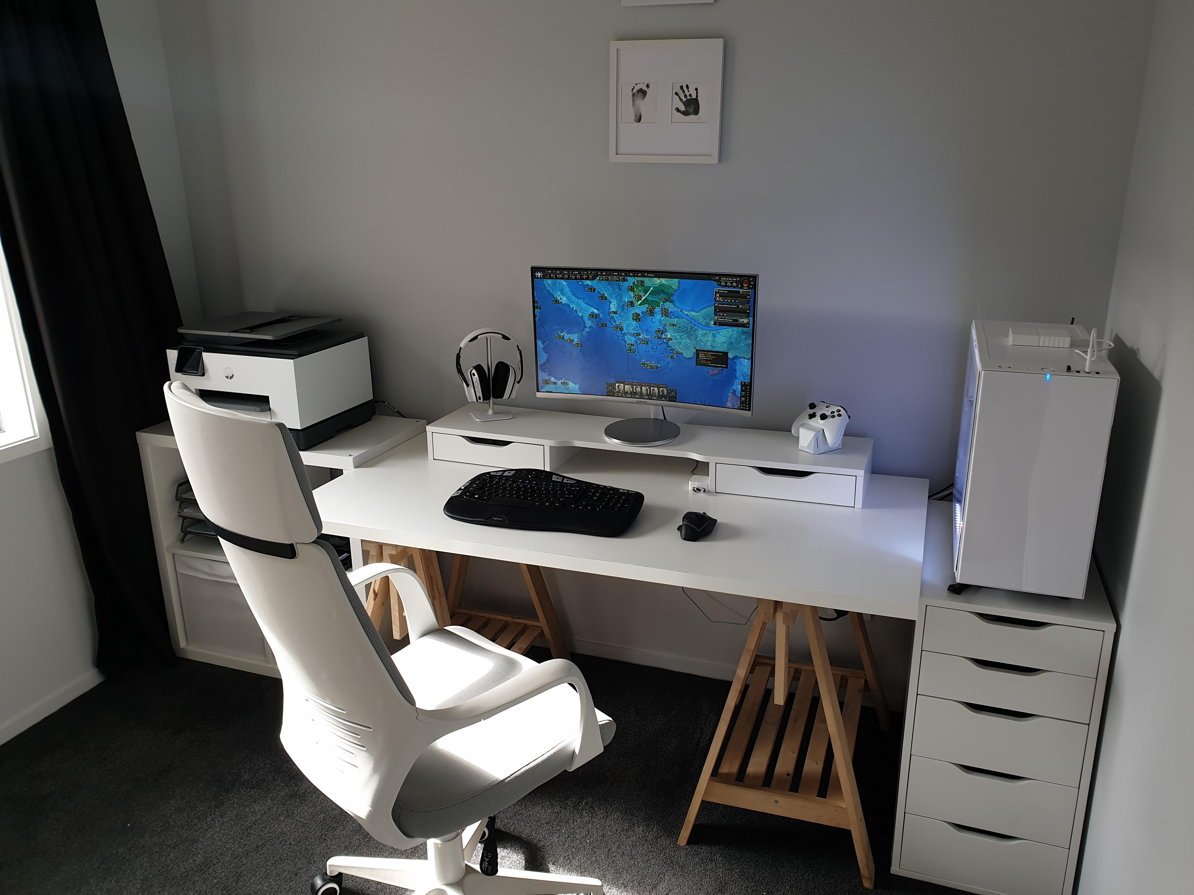 Just another average WFH/gaming setup | Scrolller