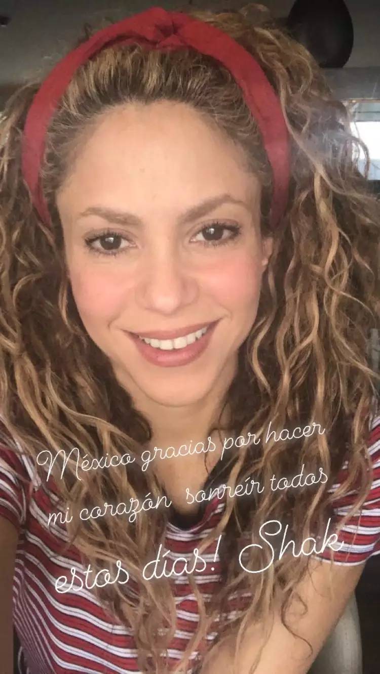 Just casually being attractive | Scrolller