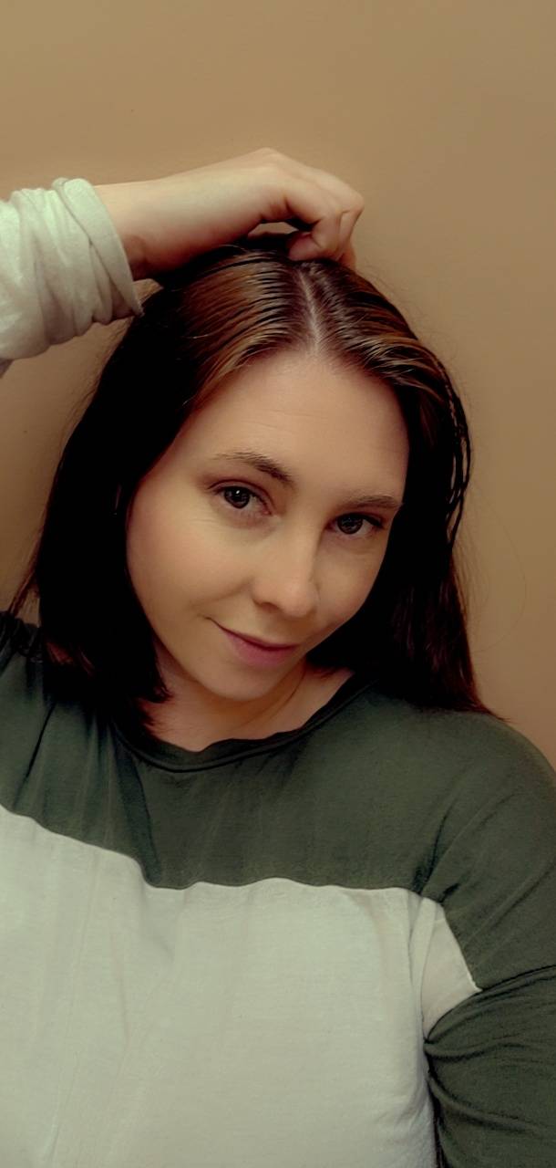 Just chillin at work | Scrolller