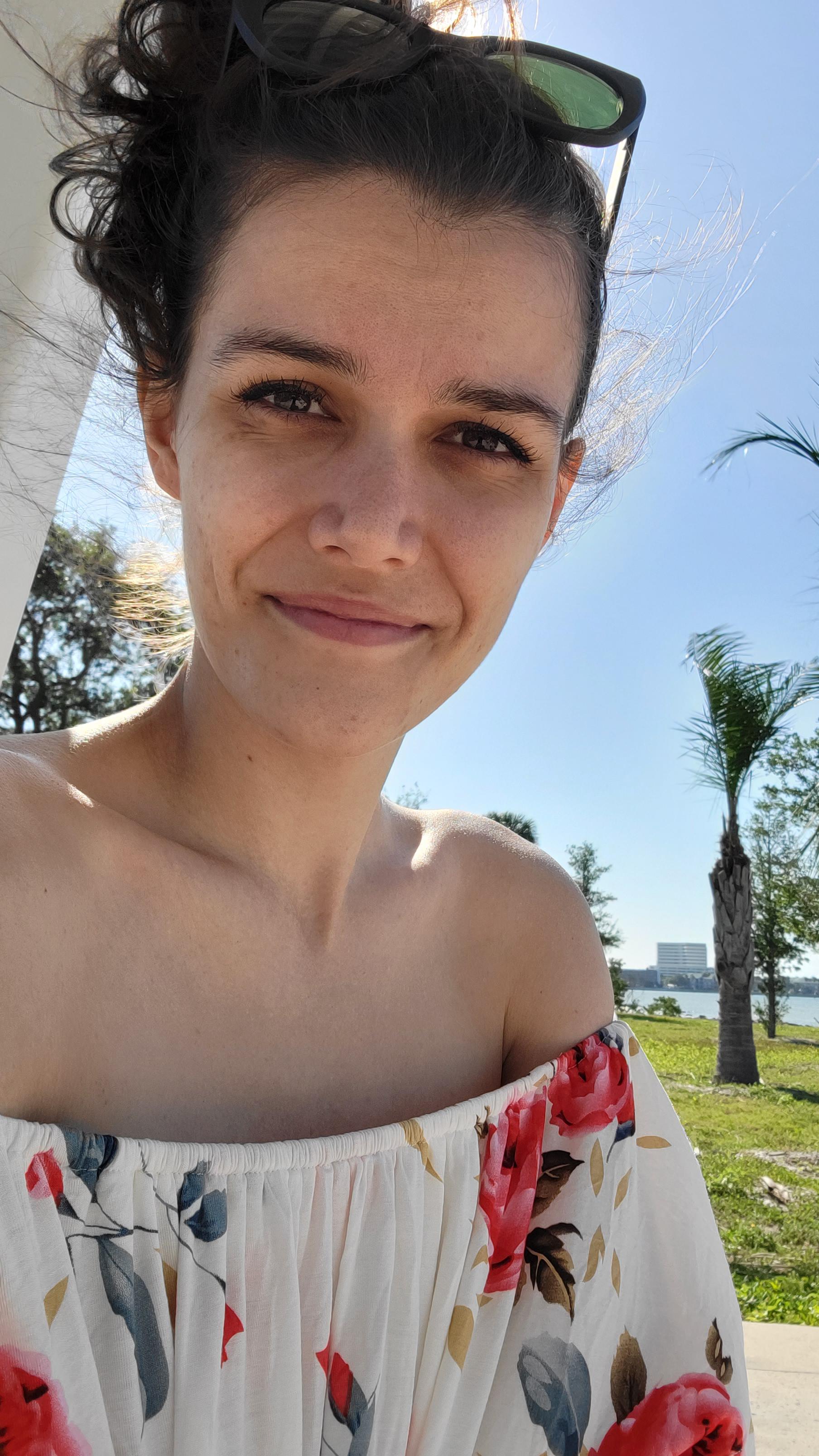 Just enjoying the FL sun for the first time ☀️💋 (27f) | Scrolller