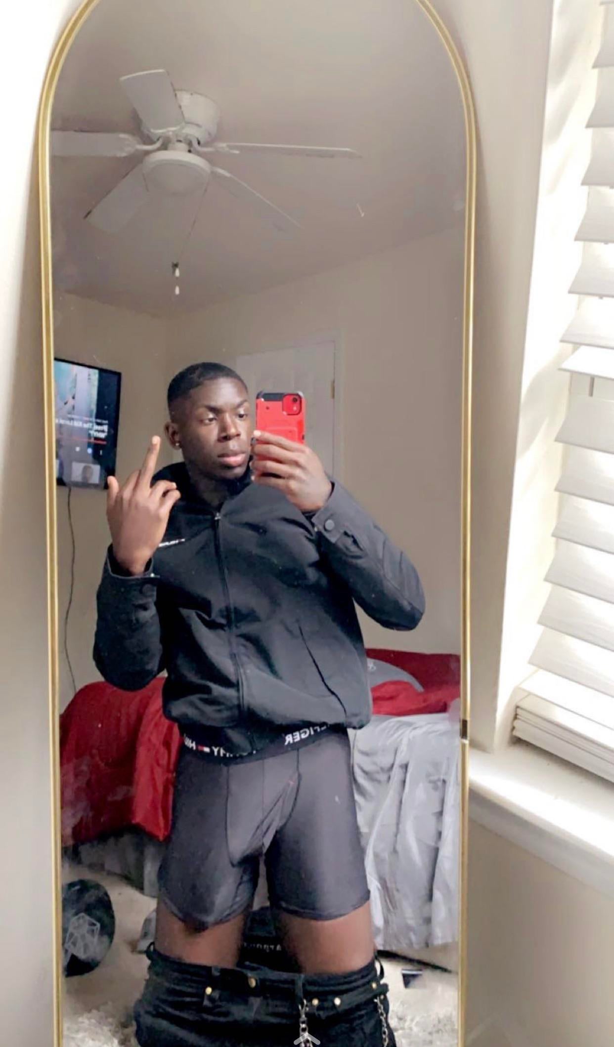 Just get on your knees already | Scrolller