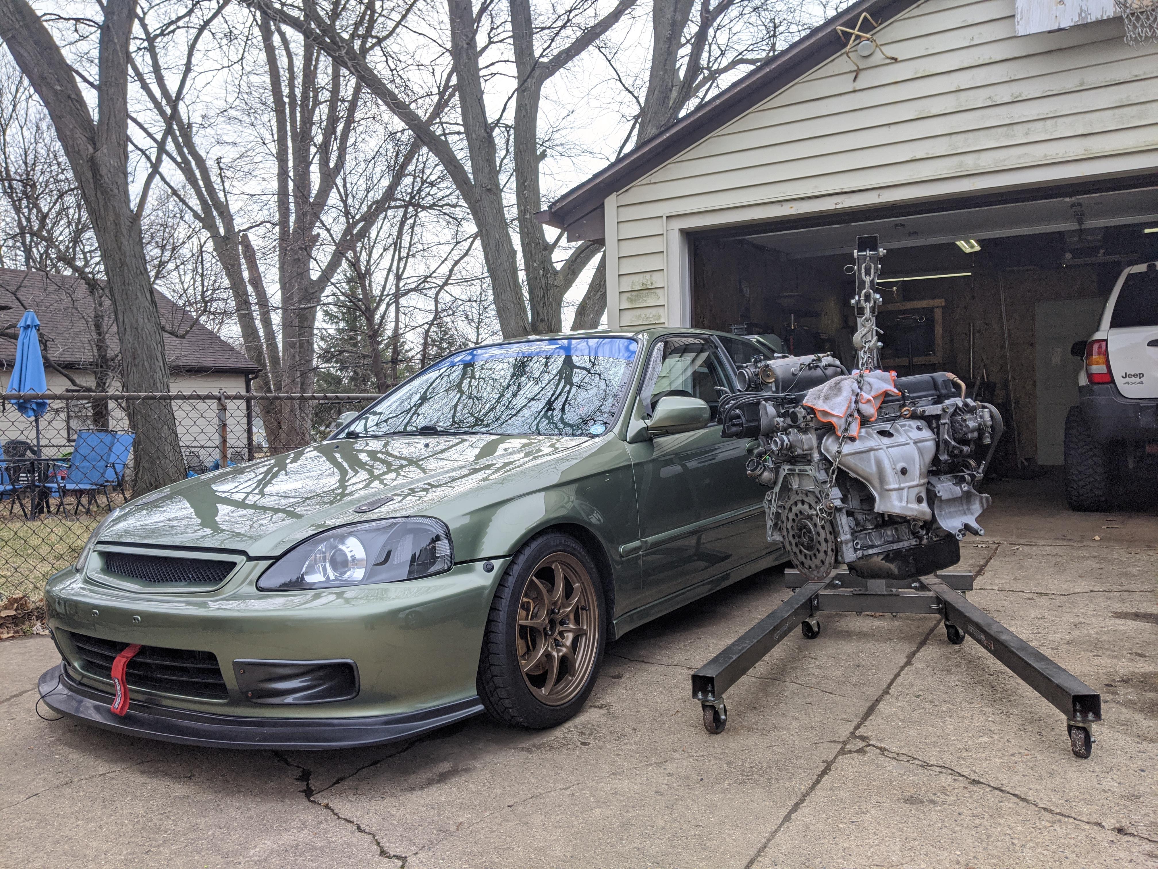 Just picked up the new engine for my 1997 Civic build. B20Vtec here we ...