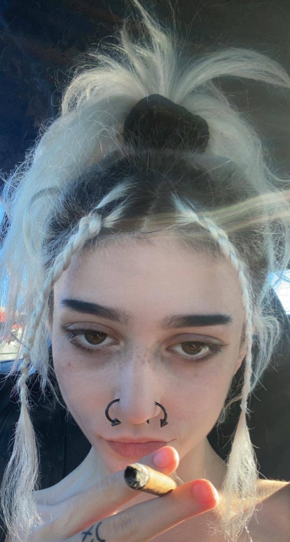 just turned [18] and left my abusive boyfriend. life's looking pretty ...