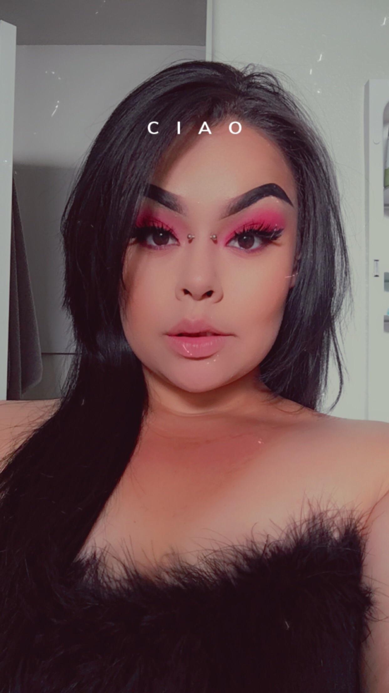 Just wanna be spoiled and pampered 🥺 | Scrolller