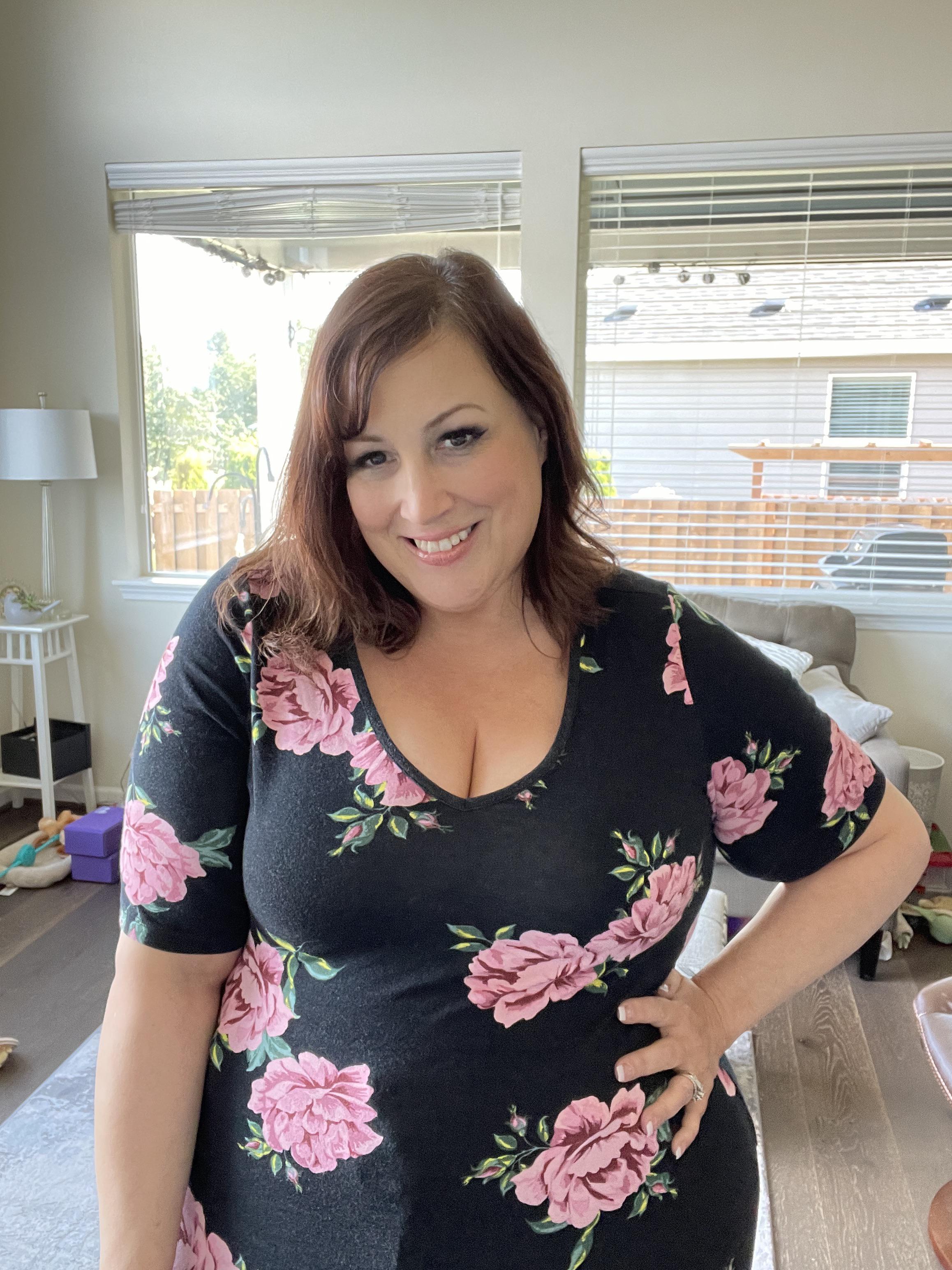 Just your average, chubby Cougar next door. Need to borrow a cup of sugar? Look no further ...