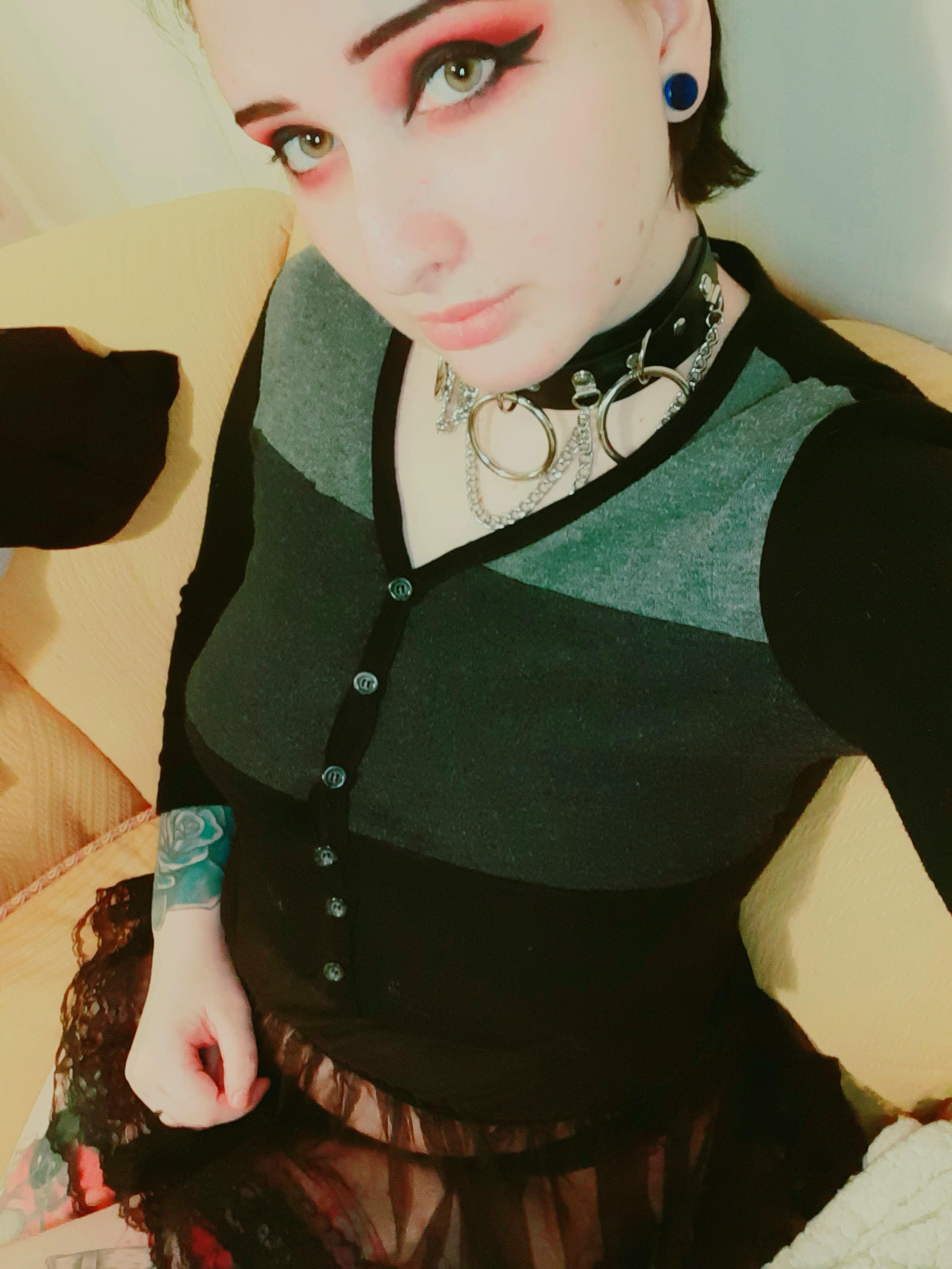 Just your average goth girl 💙 | Scrolller