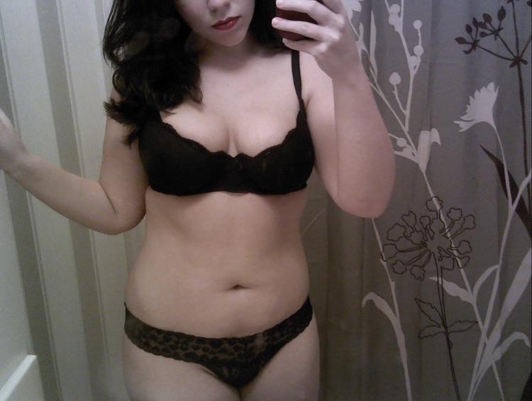 Just your typical slutty military wife | Scrolller