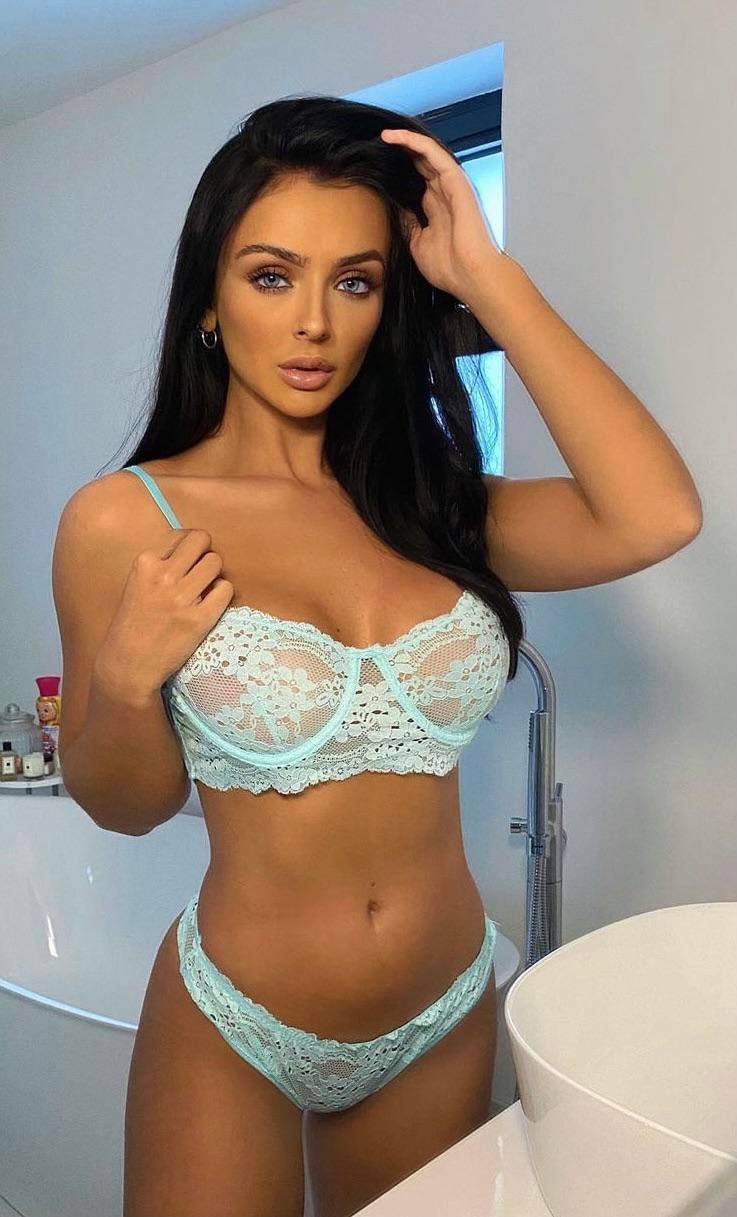 Kady 🤤🤤 | Scrolller