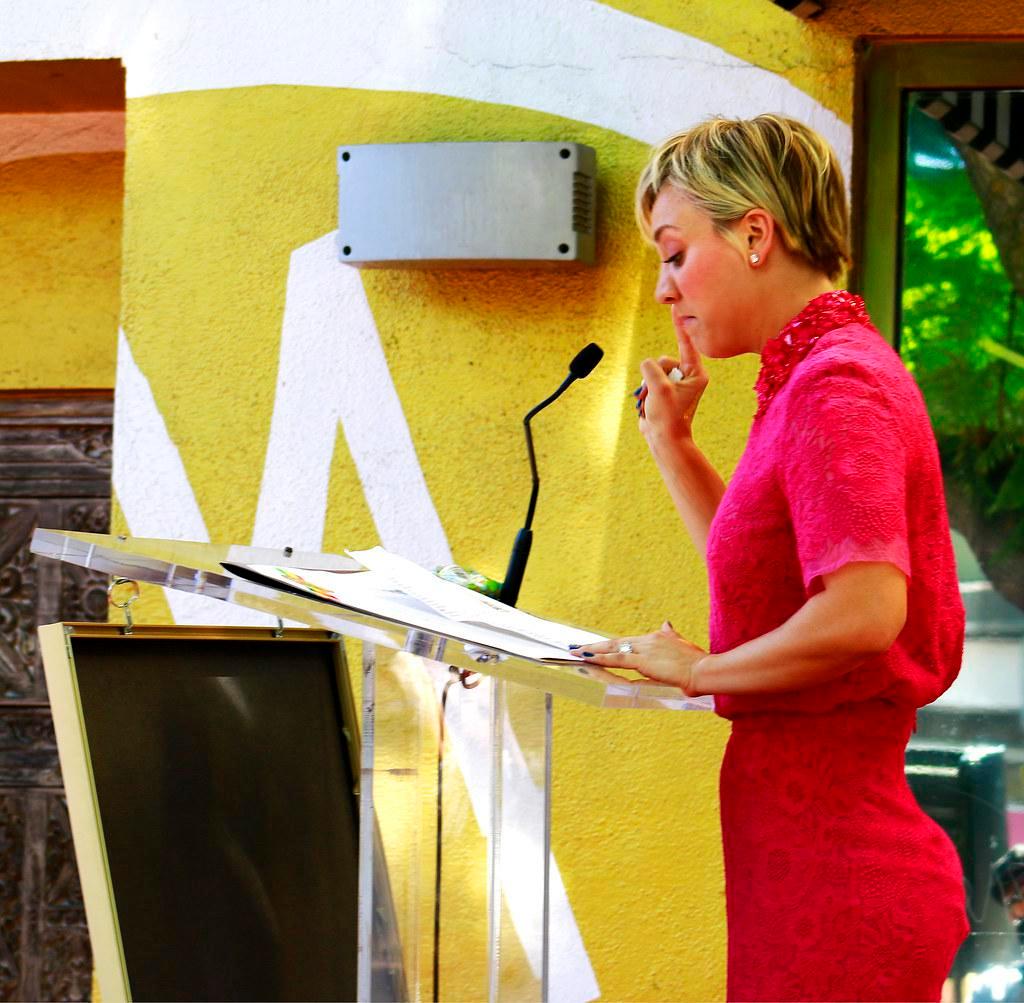 Kaley Cuoco Scrolller 8823