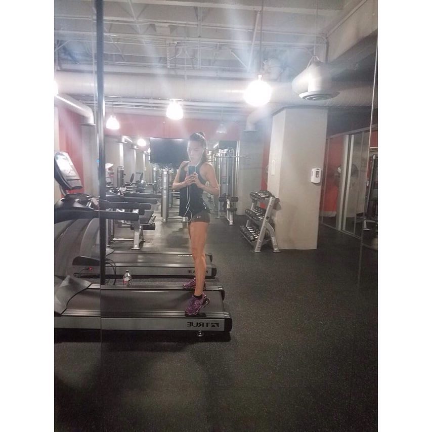 Kalina Ryu gym selfie | Scrolller