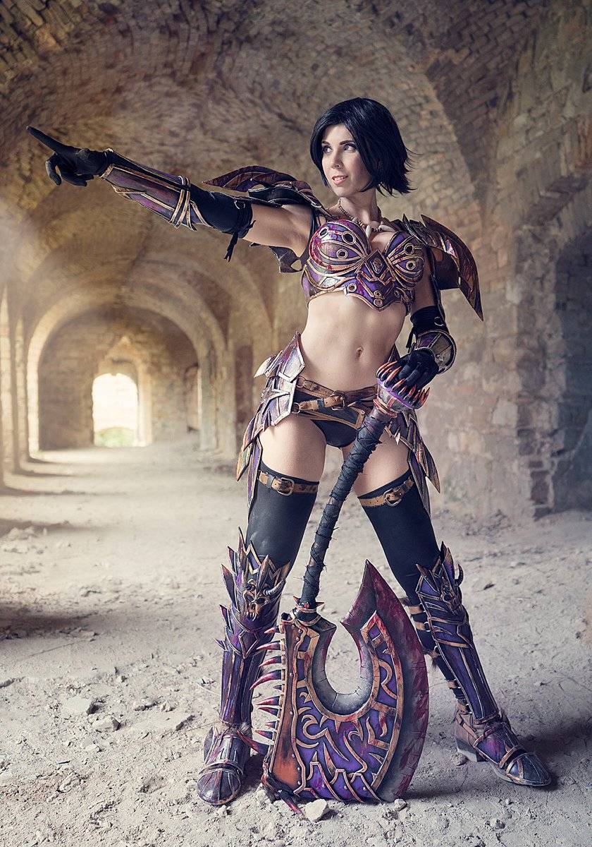 Kamui showing off the Warrior costume! [World of Warcraft] | Scrolller