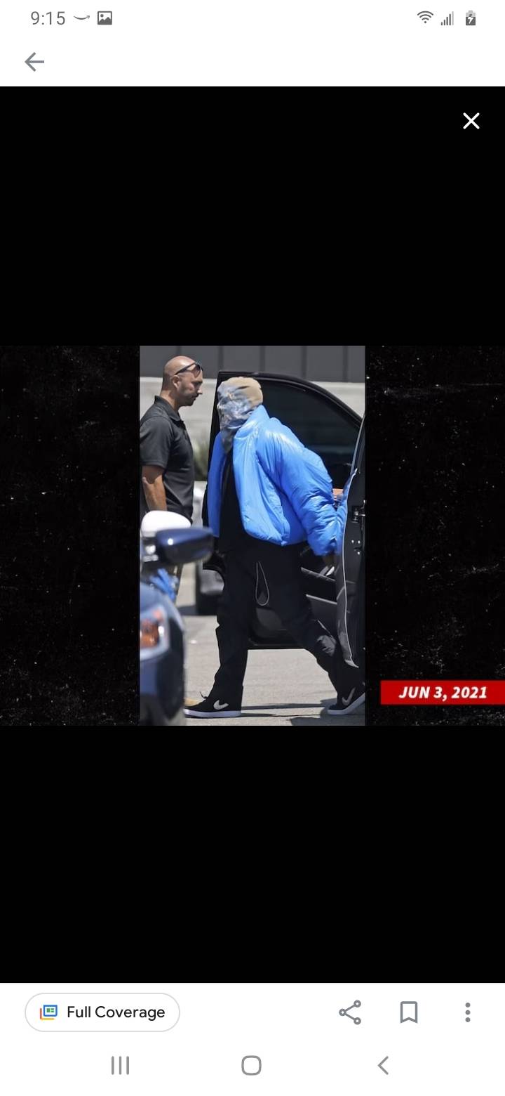 Kanye dressed for a heatwave | Scrolller