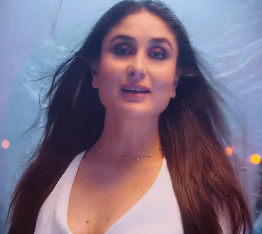 Kareena Kapoor Scrolller