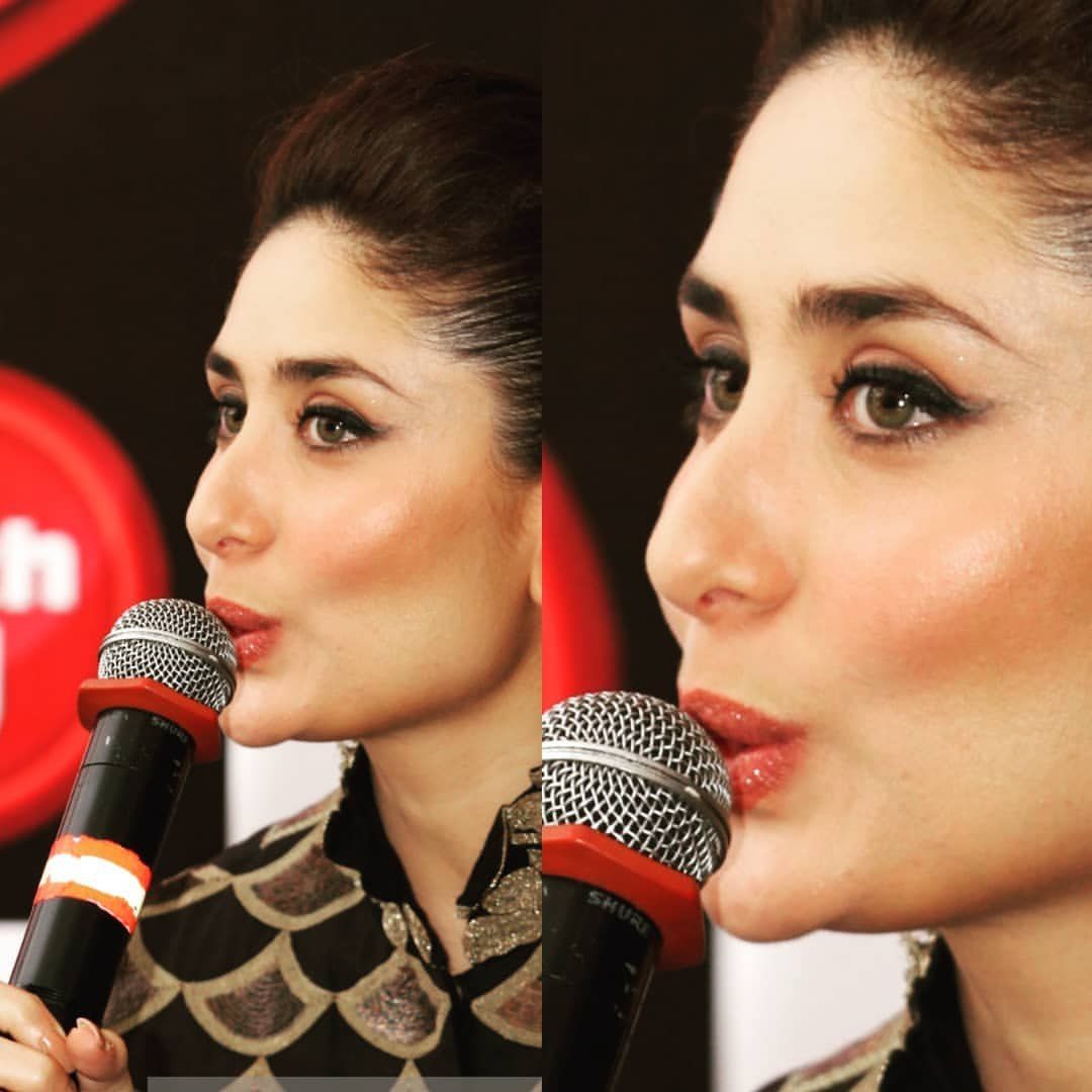 Kareena Kapoor forgot she was doing an interview | Scrolller