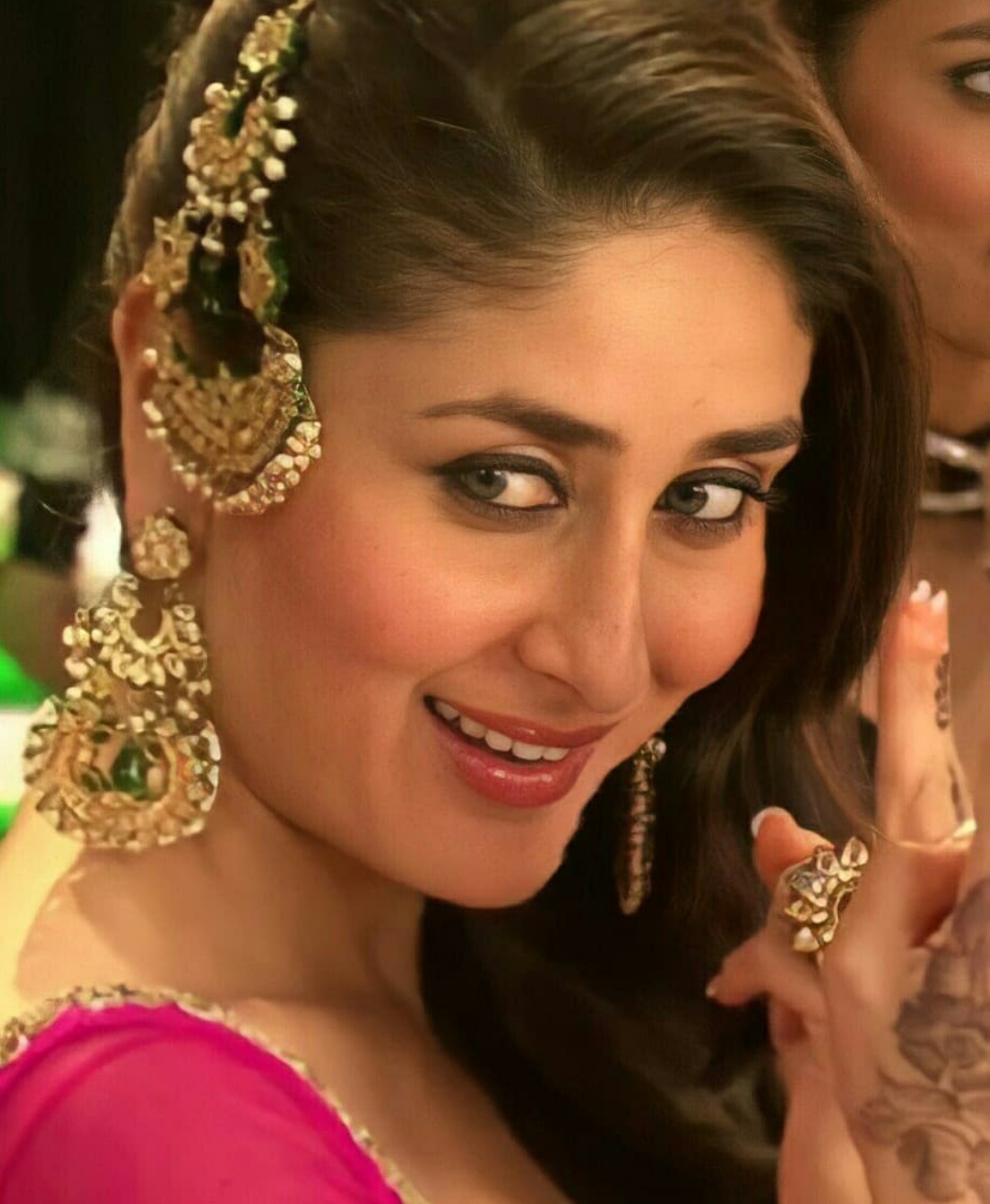 Kareena Kapoor Khan | Scrolller