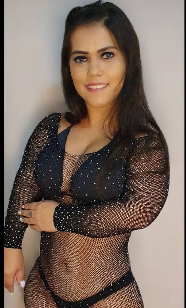 Karina Lemos | Scrolller