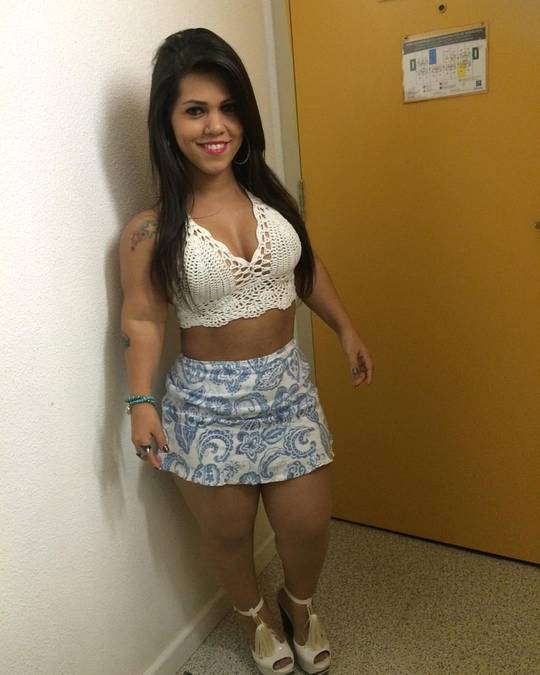 Karina Lemos, 🌼 | Scrolller