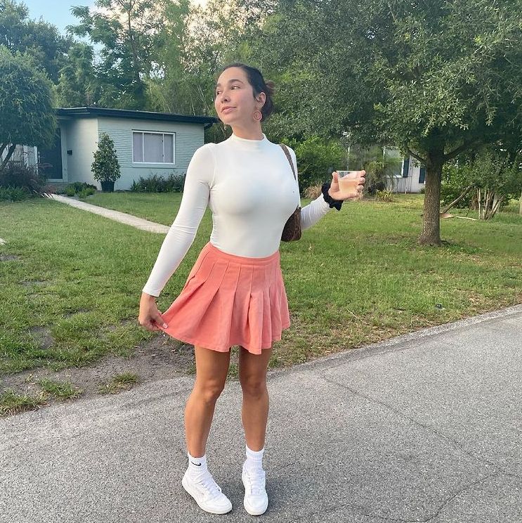 Karlee Grey | Scrolller