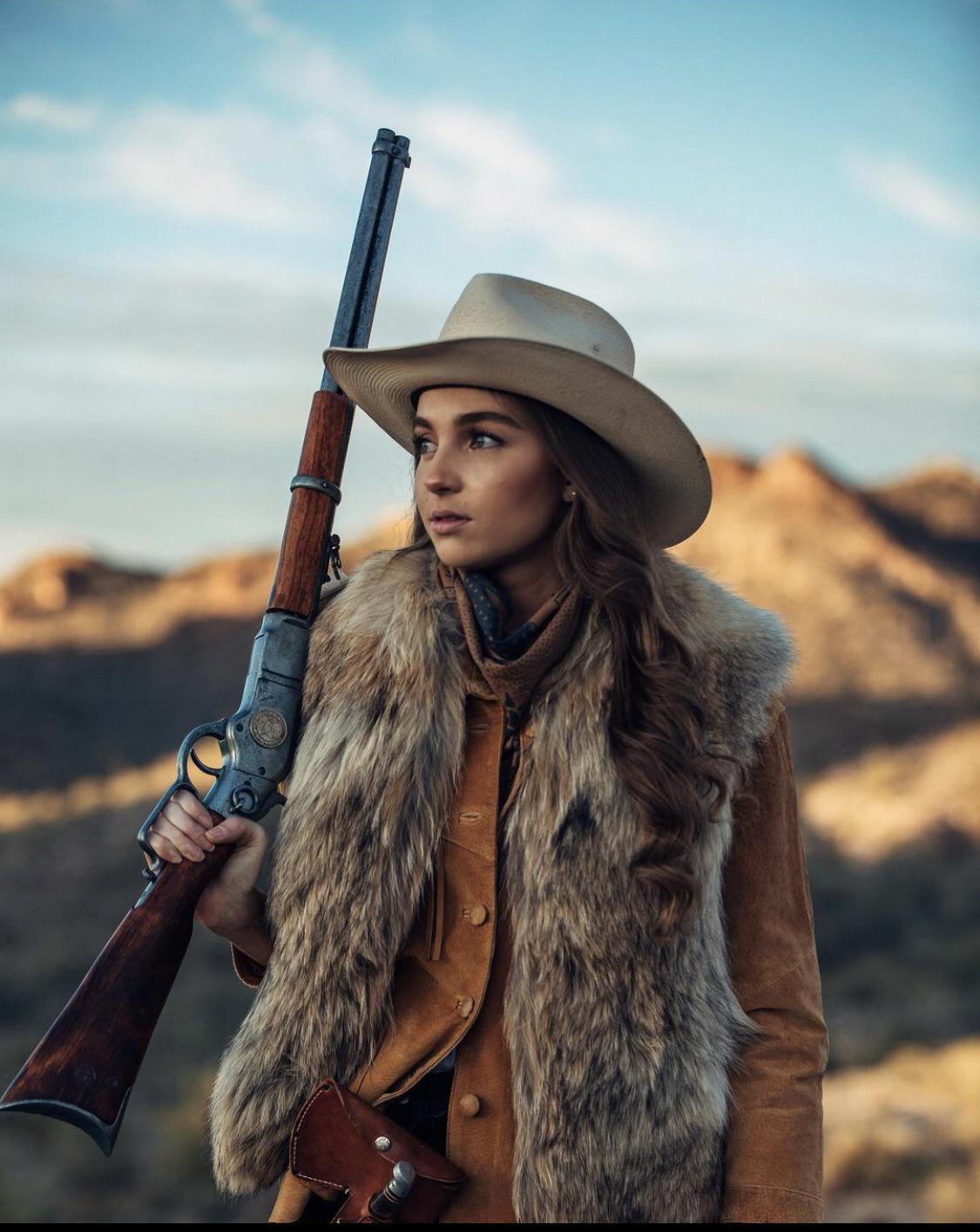 Karly Fries | Scrolller