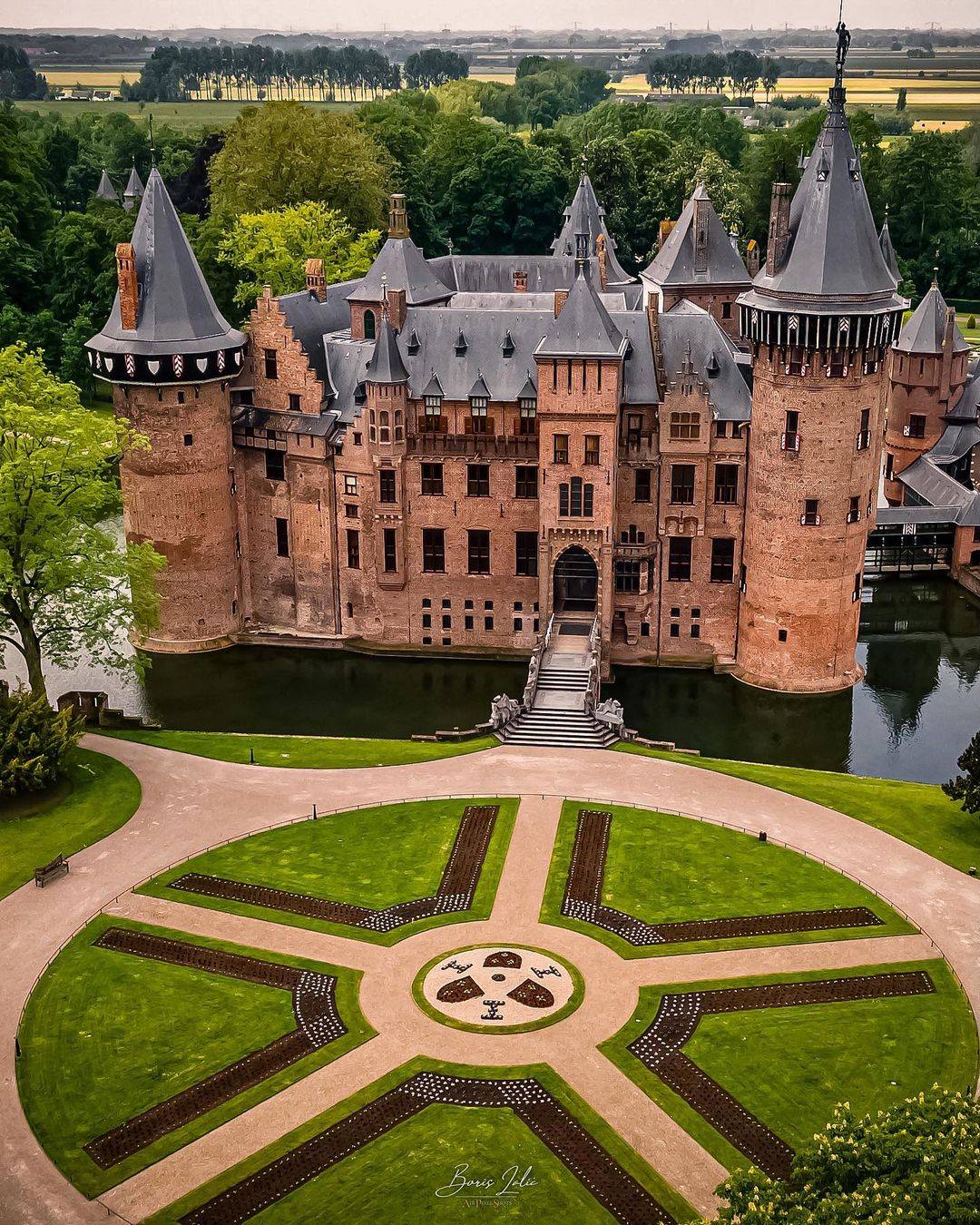 Kasteel de Haar, the largest castle in the Netherlands mostly rebuilt in the 16th century and ...
