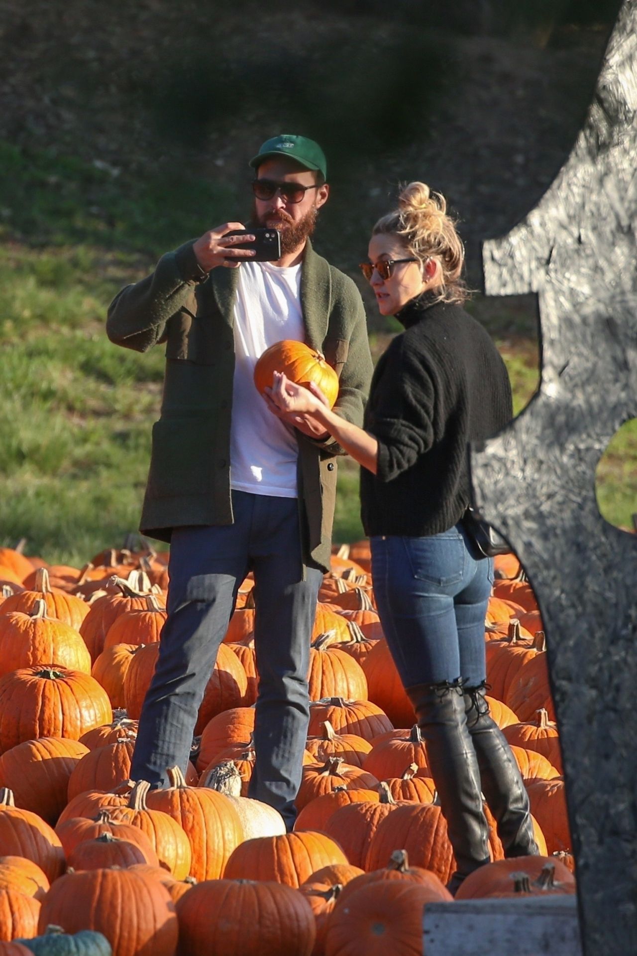 Kate Hudson Scrolller
