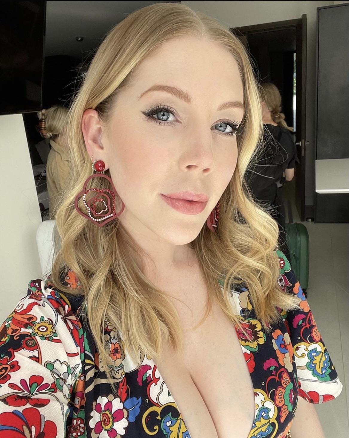 Katherine Ryan | Scrolller