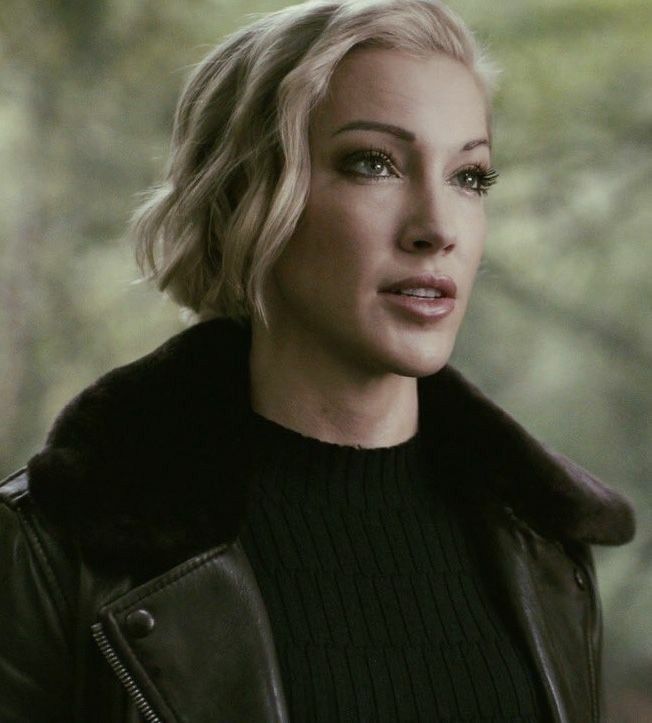 Katie in arrow season 8 | Scrolller