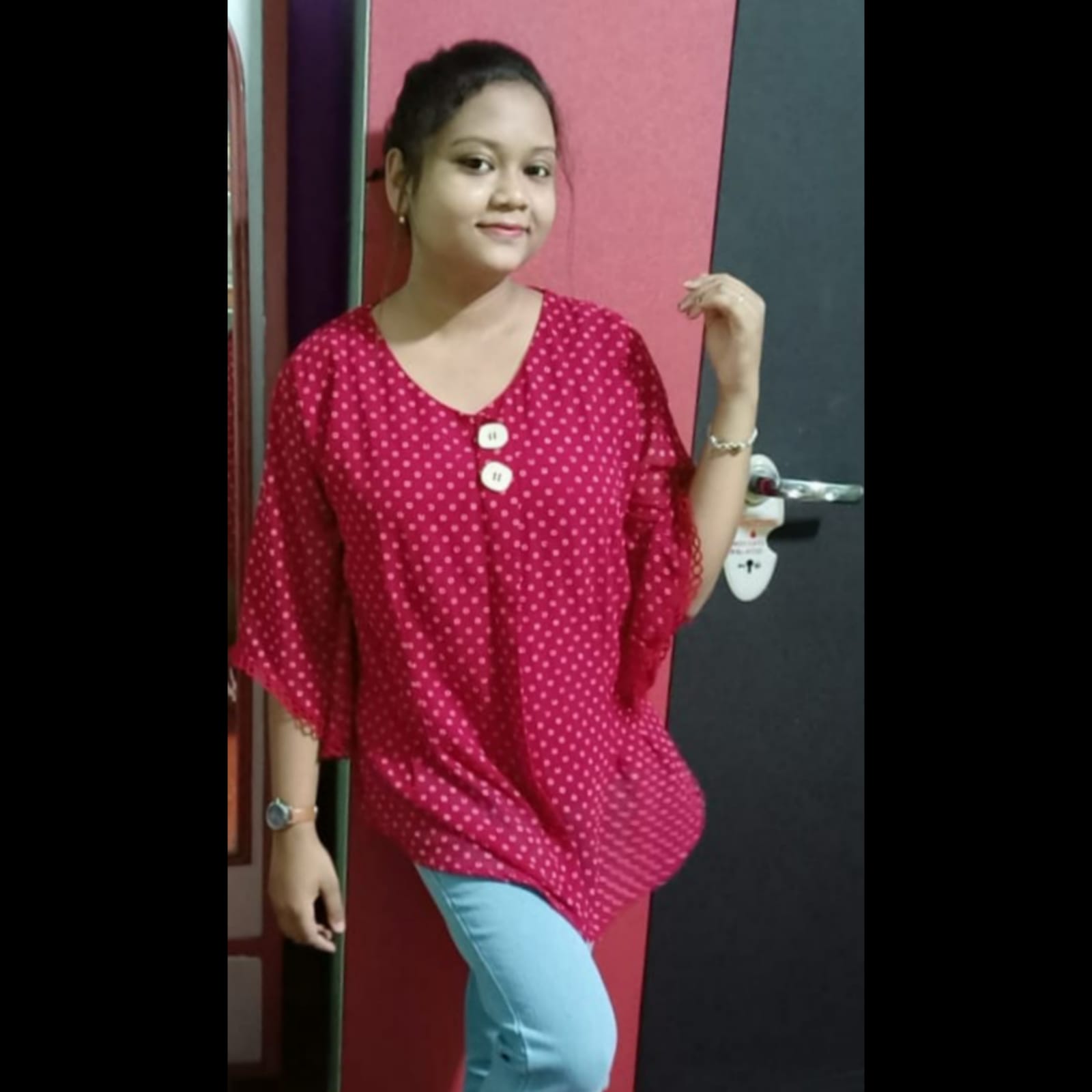 Kaun kaun chodega mera cousin ko? | Scrolller