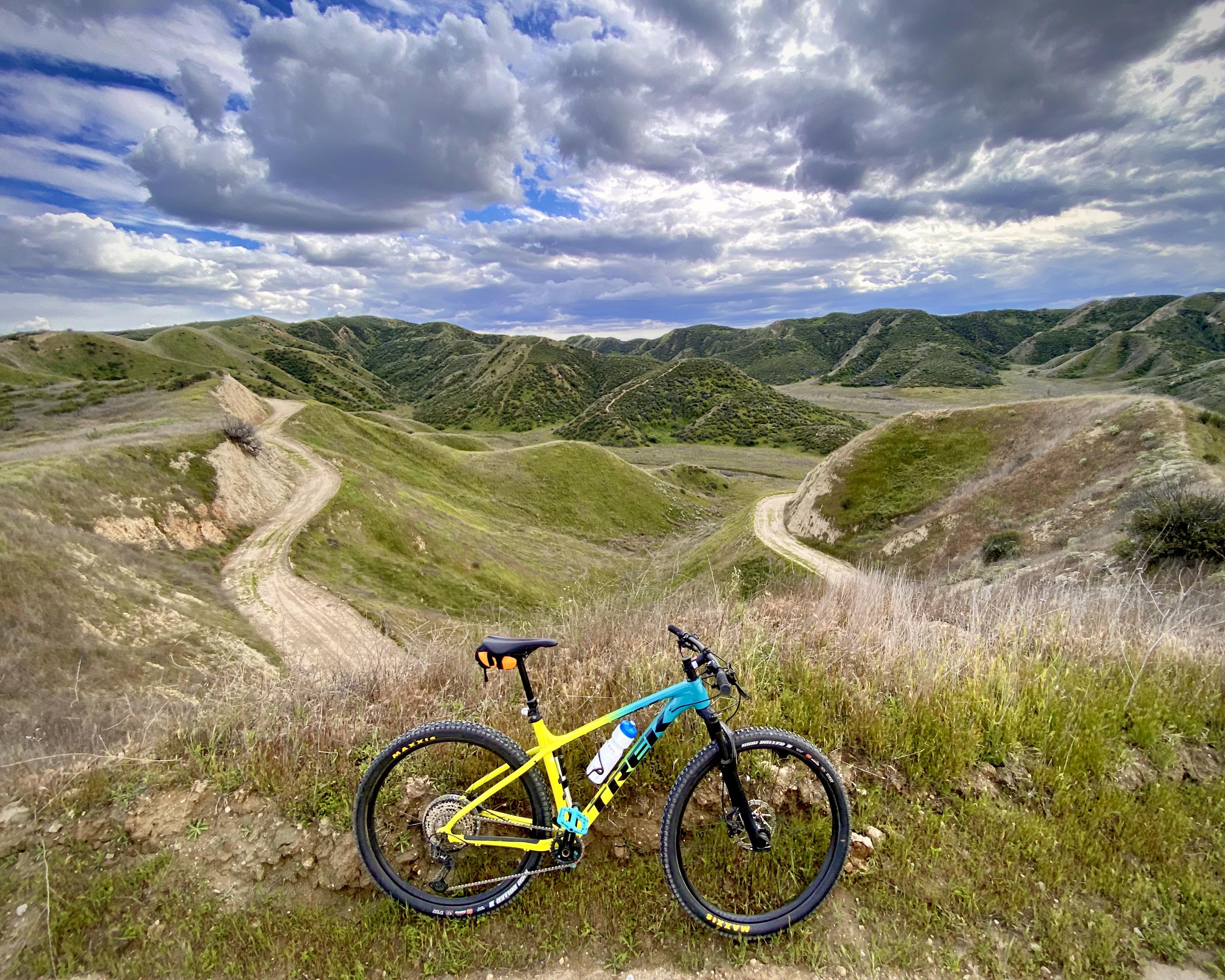 Keeping distance | Scrolller