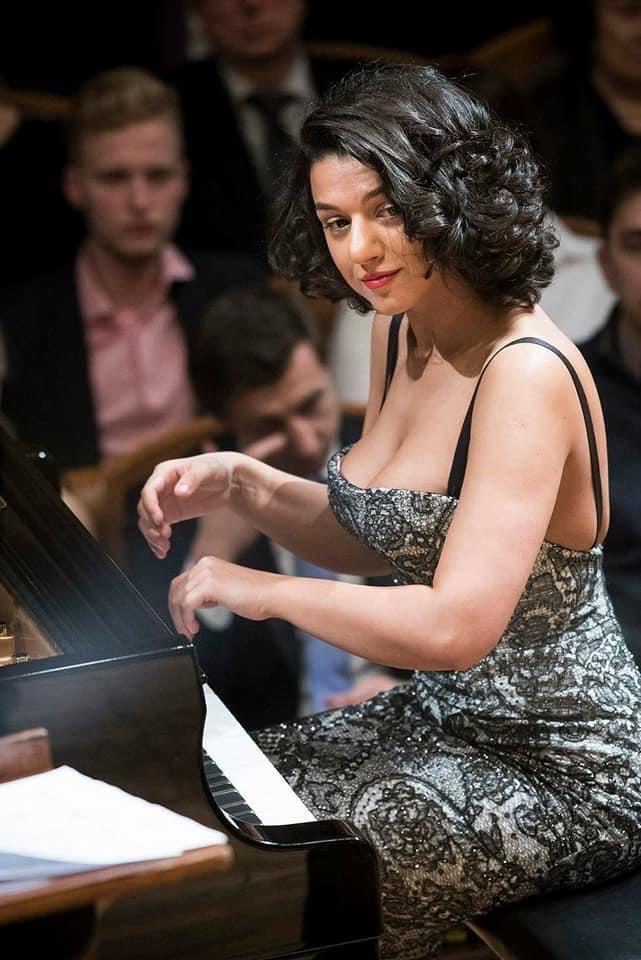 Khatia Buniatishvili - Marvellous two... hands for classical music lovers | Scrolller